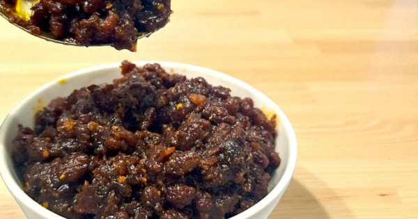 Kinema (Axone) with Dalle Khorsani Chilli Pickle from Sikkim